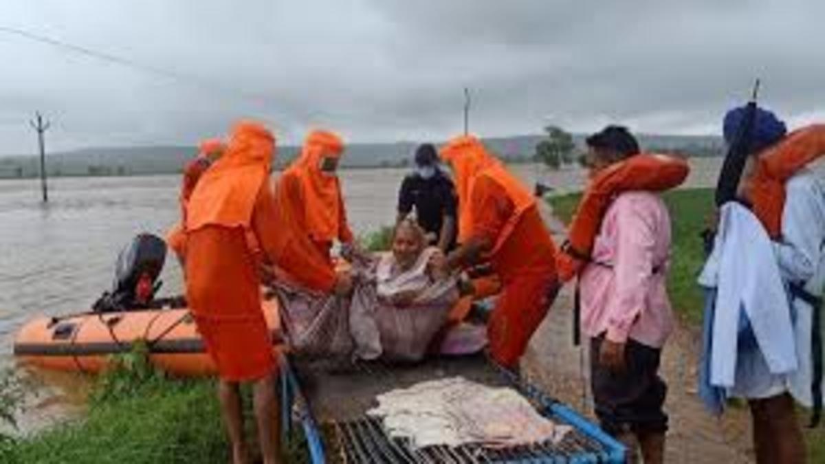Over 1000 MP Villages Affected with floods. NDRF And SDRF Launches ...