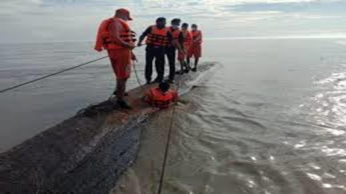 NDRF, SDRF Rescued 87 After Boat Sank In Brahmaputra In Assam ...